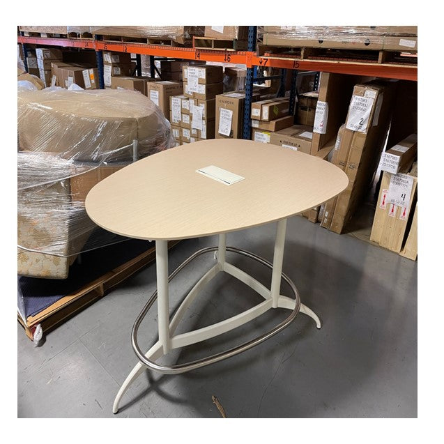 Exclave Table – G|M Business Interiors