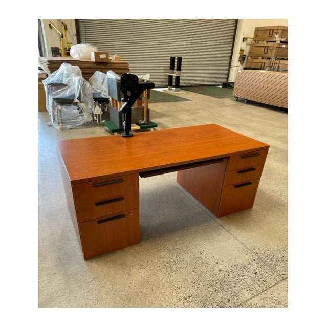 Laminate Desk – G|M Business Interiors