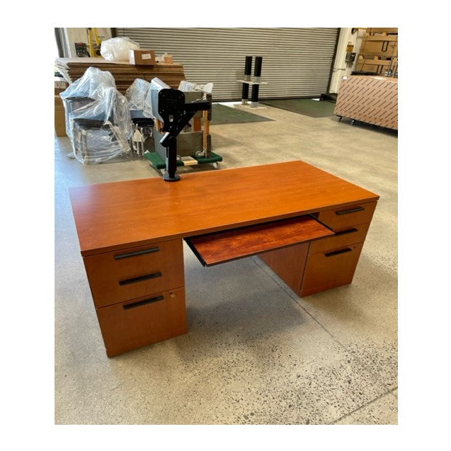 Laminate Desk – G|M Business Interiors